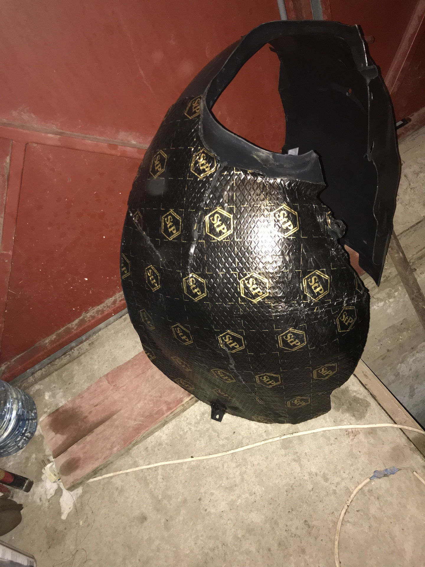 Новые локеры и профилактика арок — Ford Focus Hatchback II, 1,6 л, 2005 ...