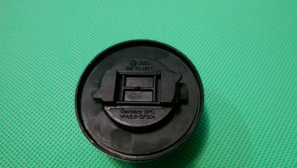 Крышка маслозаливной горловины VAG 06B 103 485 B — DRIVE2