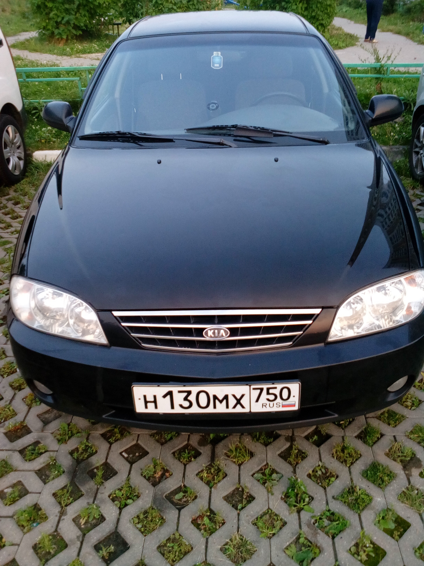 Сняли дефлектор капота — KIA Spectra, 1,6 л, 2006 года | тюнинг | DRIVE2