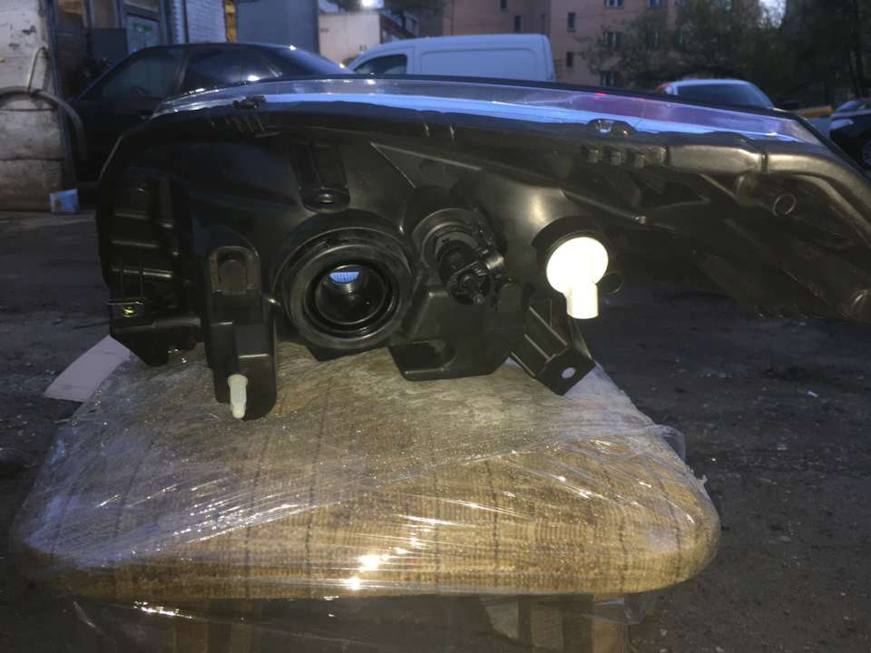 8200733877 Фара прав. RENAULT | Запчасти на DRIVE2