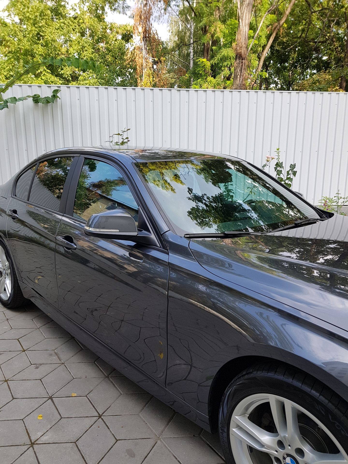 Llumar air blue 80 — BMW 3 series (F30), 2 л, 2013 года | стайлинг | DRIVE2