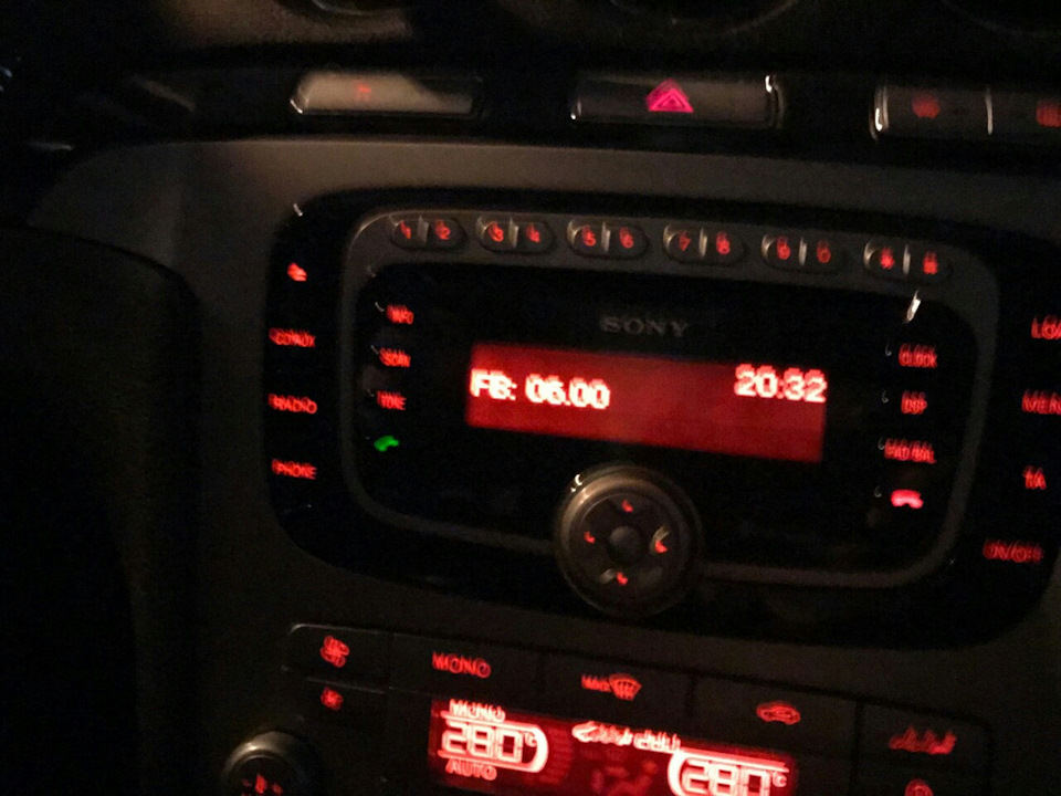 Магнитола Sony запросил код на Ford Galaxy. — DRIVE2