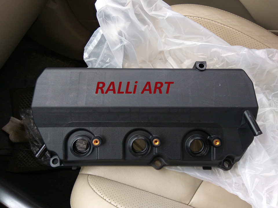 Задняя клапанная крышка № 2. — Mitsubishi Outlander XL, 3 л, 2008 года ...