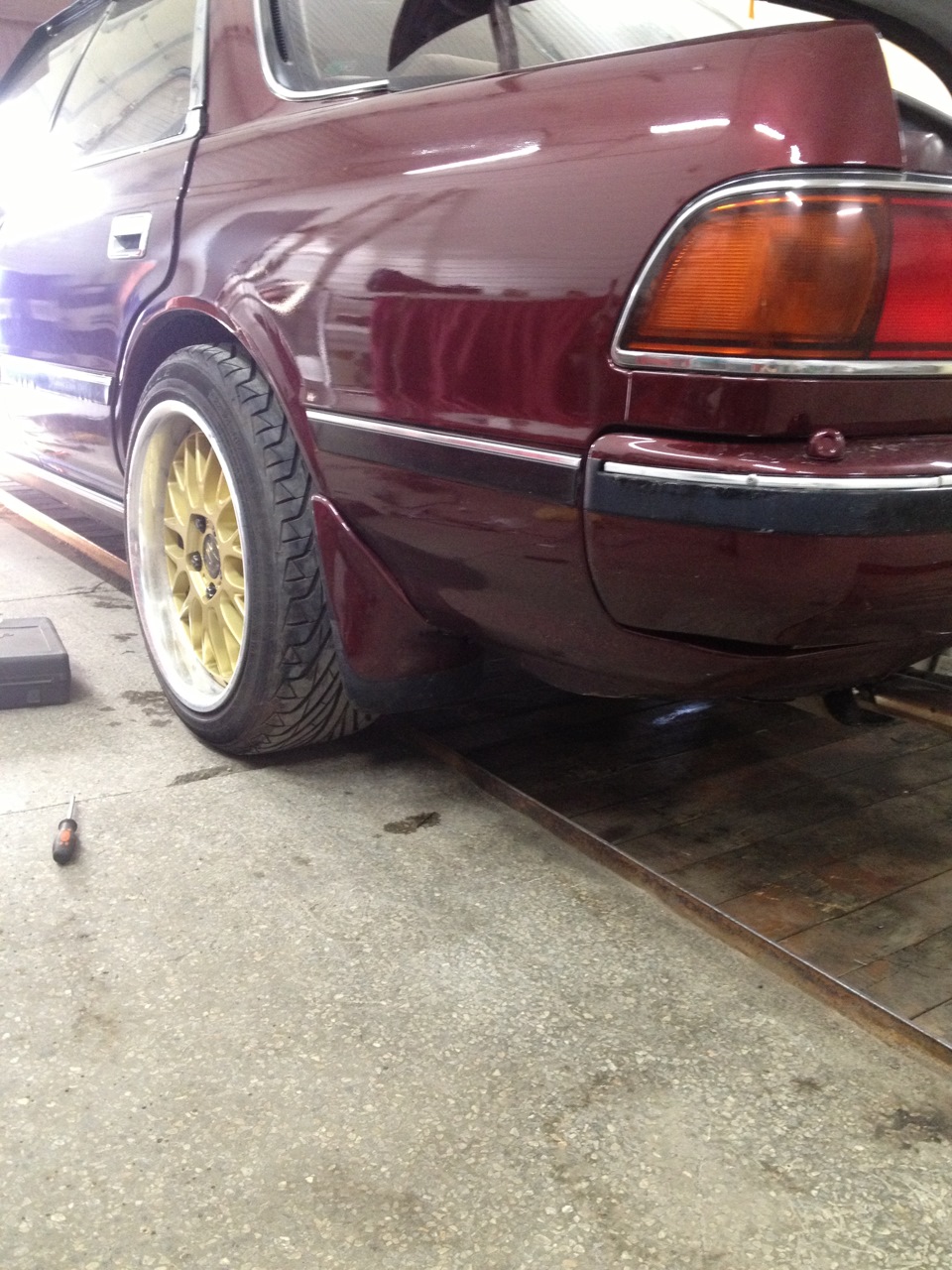 Брызговики и молдинг порога GX81 — Toyota Mark II (80), 2,5 л, 1989 ...