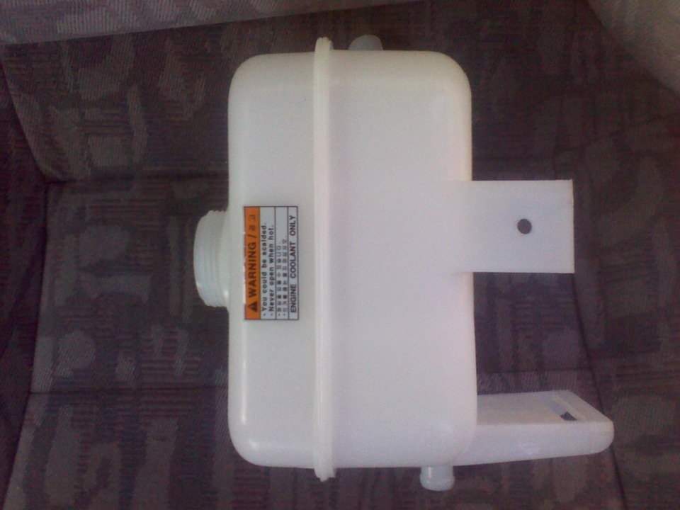 Расширительный бачок — Daewoo Leganza, 2 л, 1999 года | поломка | DRIVE2
