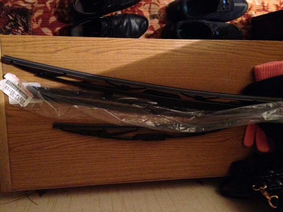 Замена резинок на дворники))) — Toyota Corolla (120), 1,6 л, 2005 года ...