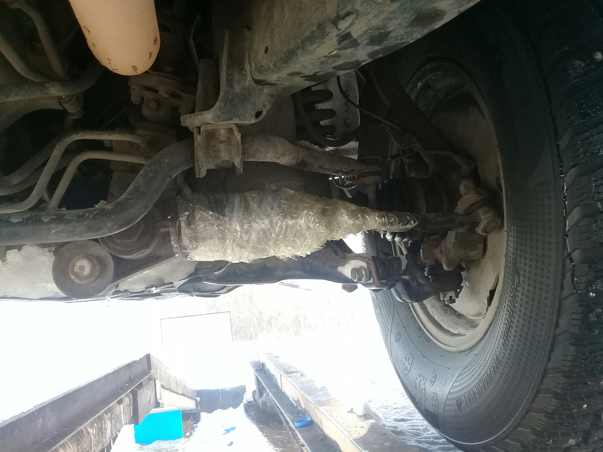 Запись №7 Пыльники рулевой рейки — Toyota Hilux Surf (3G), 2,7 л, 1996 ...