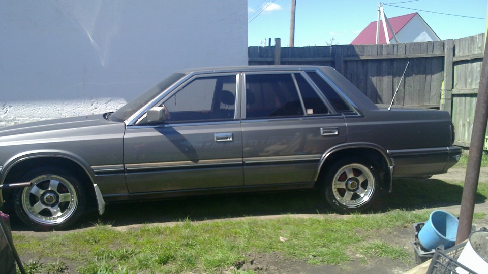 Фотосесия Линкольна — Nissan Laurel (C32), 1,8 л, 1988 года ...