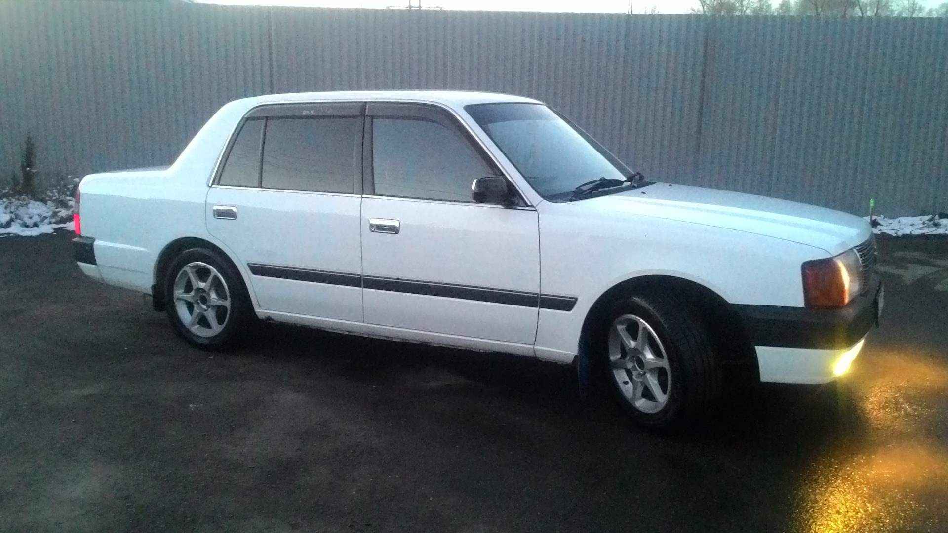 Toyota Crown Comfort бензиновый 1998 | на DRIVE2