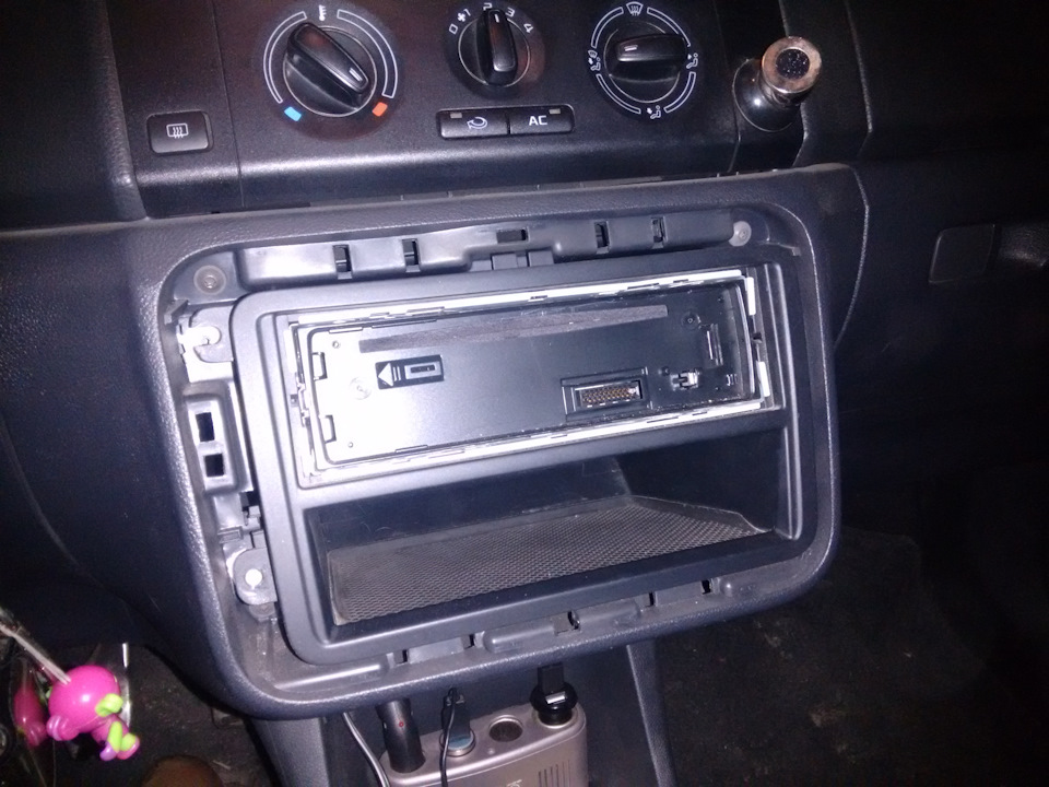 RCD330G Плюс 6.5 — Skoda Fabia Mk2, 1,4 л, 2013 года | автозвук | DRIVE2