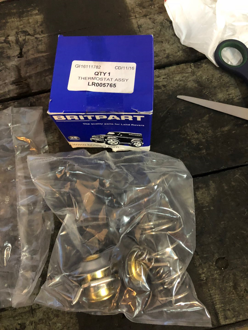 LR005765 Термостат Jaguar Land Rover | Запчасти на DRIVE2