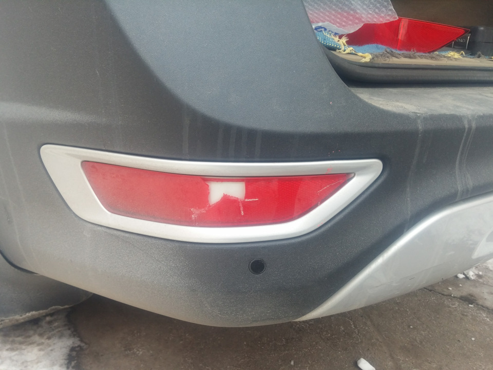 Замена заднего левого катафота — Volvo XC70 III, 2,4 л, 2008 года ...