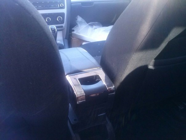 Колхозный подлокотник — Skoda Octavia A5 Mk2, 1,6 л, 2012 года ...