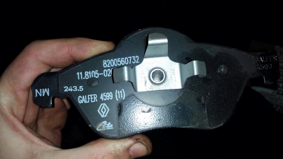 Замена передних тормозных дисков и колодок 04.01.16 — Renault Laguna ...