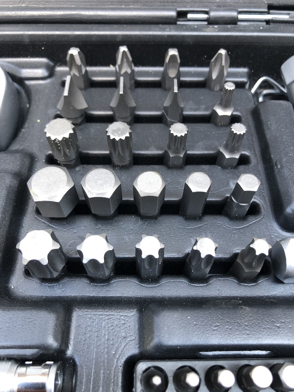 Один из лучших подарков! Набор инструментов ARNEZI R0900130. — Lexus CT 200h, 1,8 л, 2011 года ...