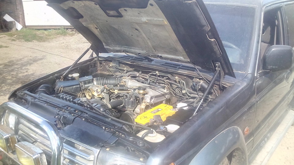 Газовые упоры капота на Паджеро 2 — Mitsubishi Pajero (2G), 3 л, 1993 ...