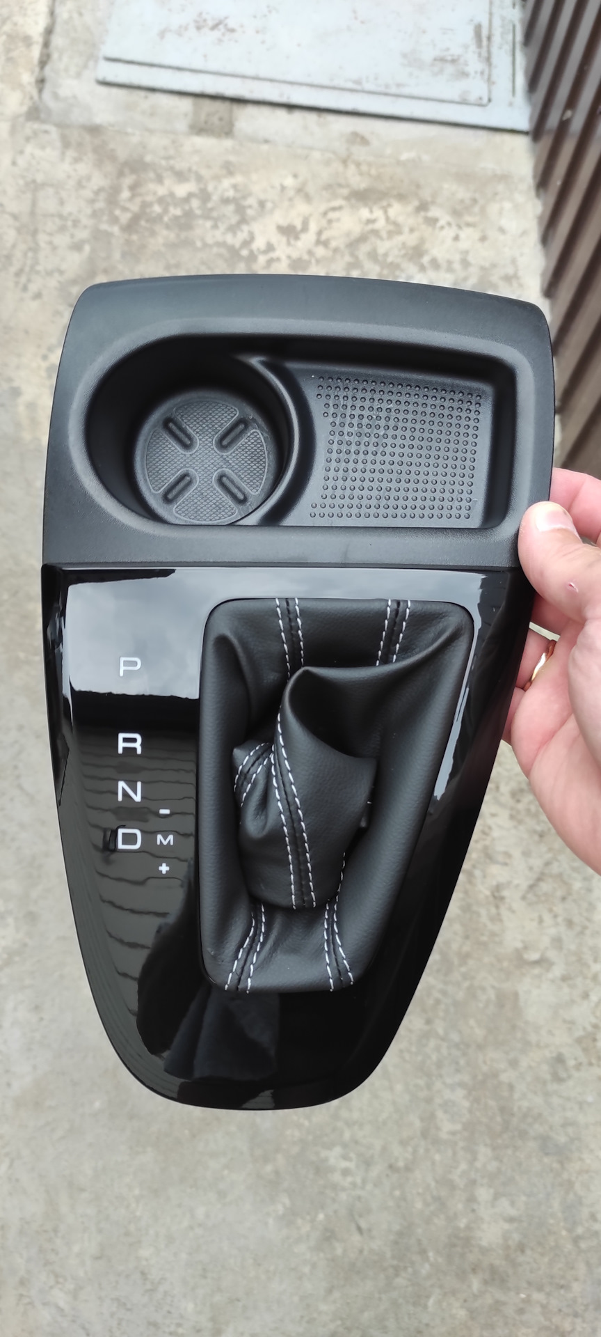 Накладка облицовки туннеля пола в матовом цвете — Lada Vesta SW (NG), 1,8 л, 2024 года ...