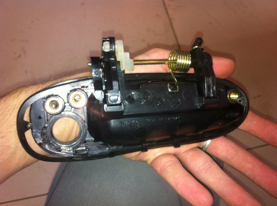 Дверные ручки(болезнь) — Toyota Sprinter Marino, 1,6 л, 1992 года ...