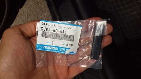 GJ6A505A1 ЗАГЛУШКА В МОЛДИНГ КРЫШИ. Mazda | Запчасти на DRIVE2