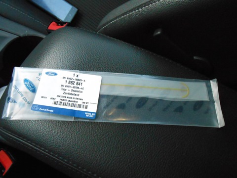 1862641 НАКЛЕЙКА АНТИГРАВИЙНАЯ Fo.2011- (правая/левая сторона) Ford ...