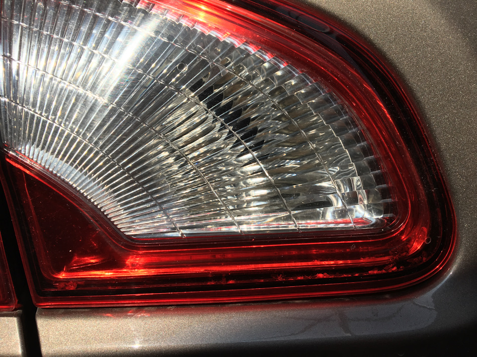 Замена заднего фонаря по гарантии — Nissan Qashqai (1G), 2 л, 2013 года ...
