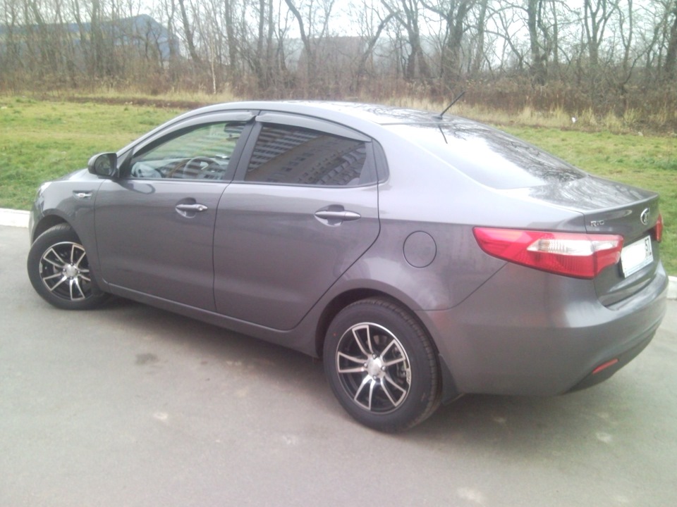 Продам летнее летьё на 15 — KIA Rio (3G), 1,4 л, 2013 года | колёсные ...