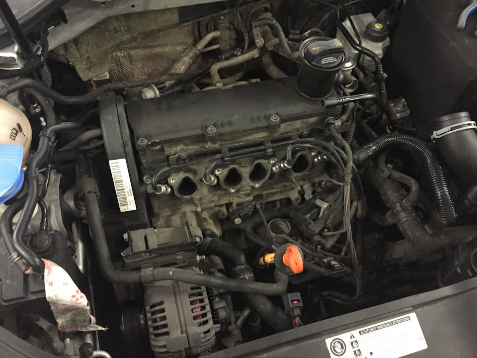 Замена свечей и прокладки клапанной крышки BSE. — Volkswagen Jetta V, 1 ...