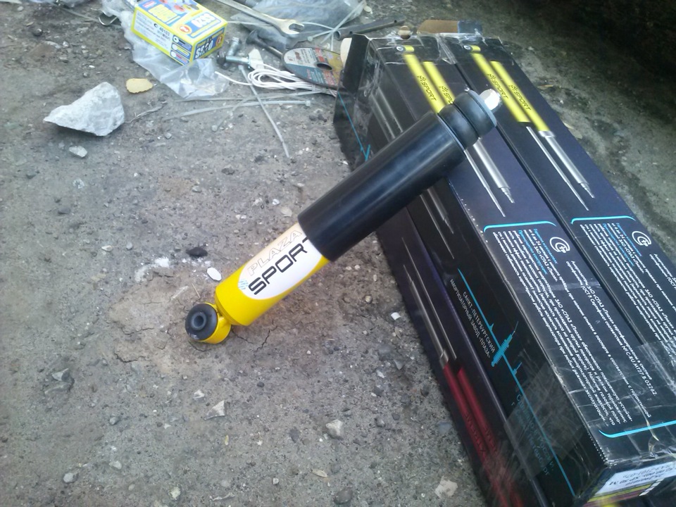 Амортизаторы желтые — Lada 2102, 1,6 л, 1979 года | тюнинг | DRIVE2