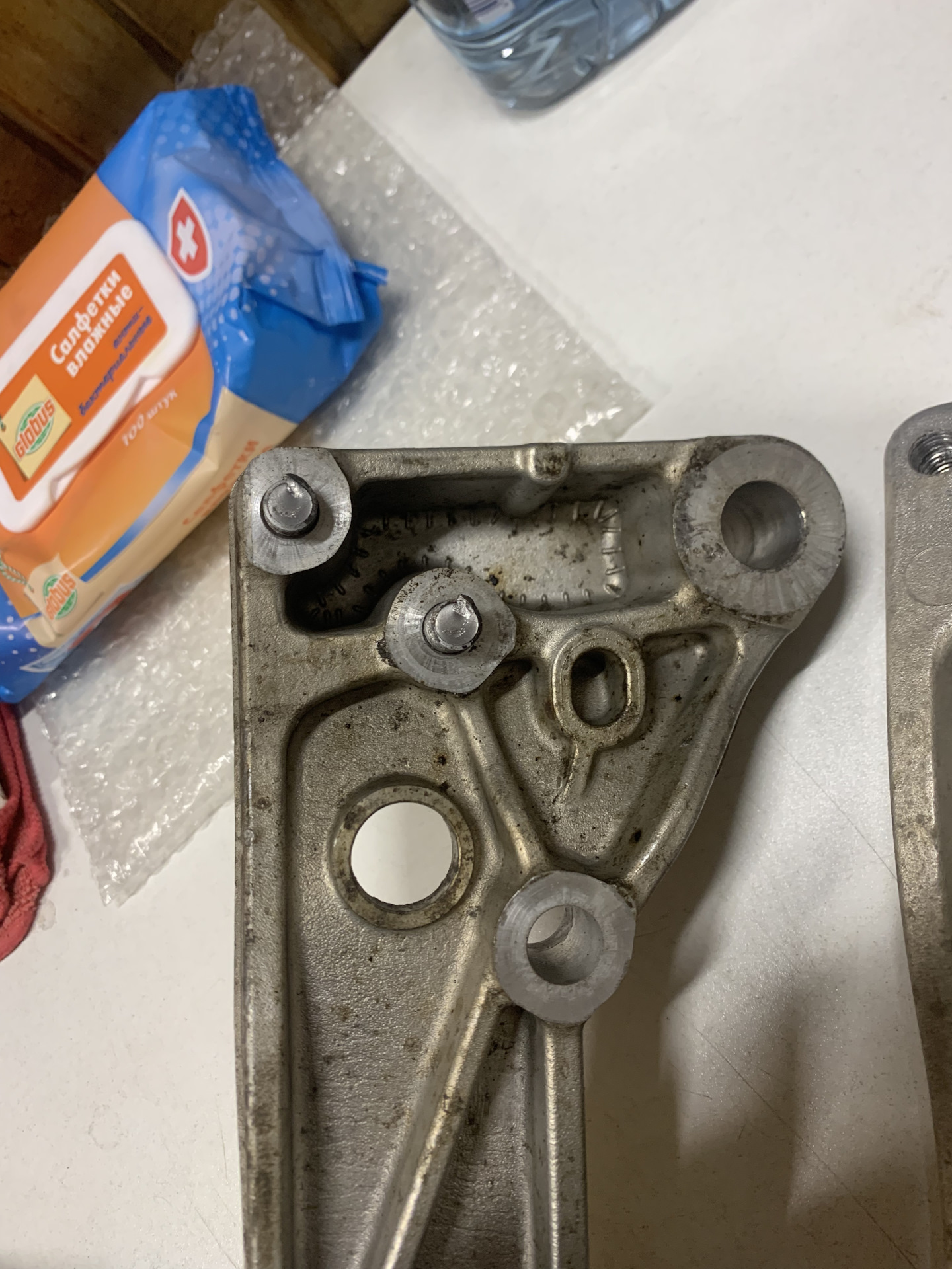 Залез в переднюю подвеску. — Skoda Octavia A5 Mk2, 1,4 л, 2012 года ...