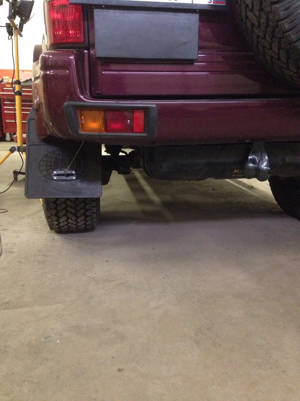 Крепление брызговиков — Toyota Land Cruiser Prado 90-series, 3,4 л ...