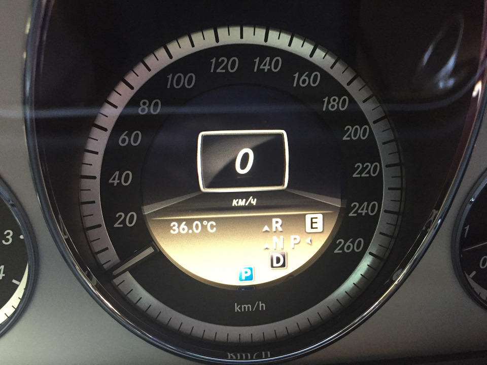 Жара… — Mercedes-Benz E-class (W212), 3,5 л, 2012 года | наблюдение ...