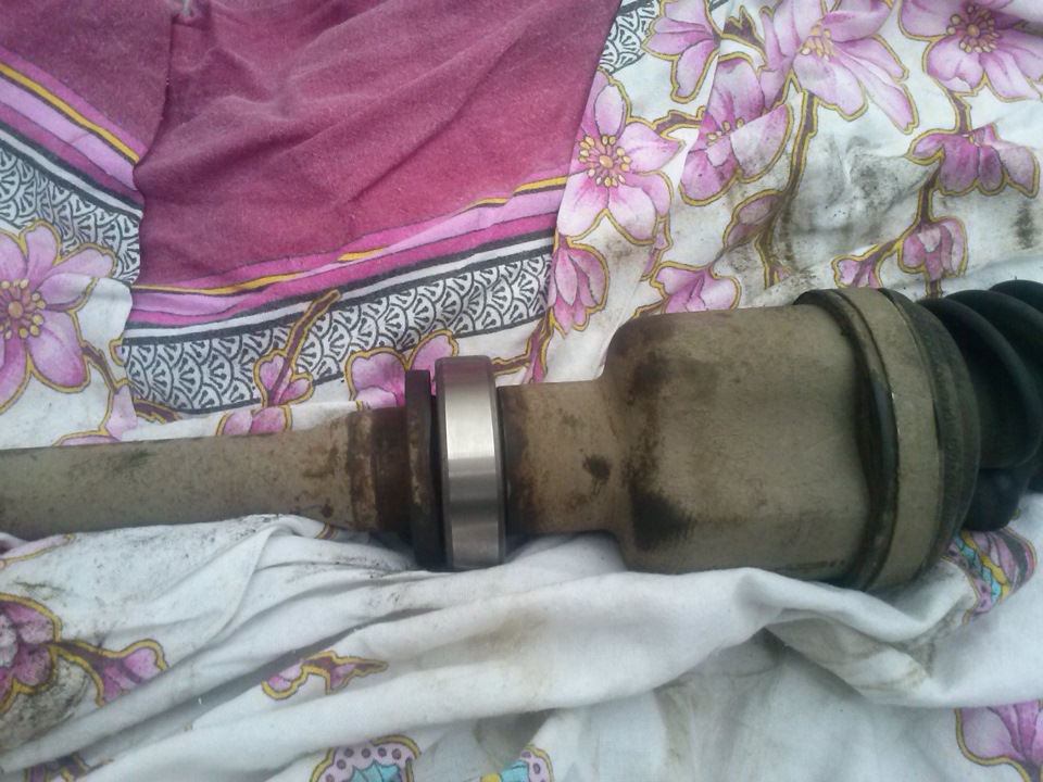 Поломка подвесного подшипника приводного вала — Mitsubishi Colt VI, 1,5 ...