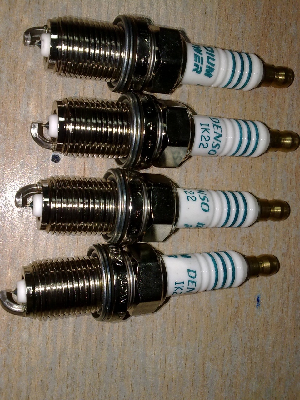 Spark Plug — Denso Iridium POWER ik22 — Mercedes-Benz E-Class (W124), 2 ...