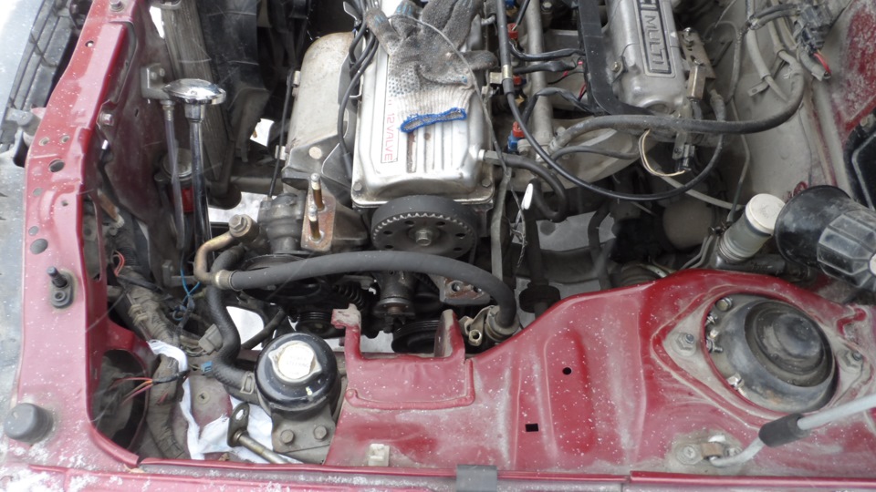 Замена помпы — Mitsubishi Lancer IV, 1,5 л, 1991 года | своими руками ...