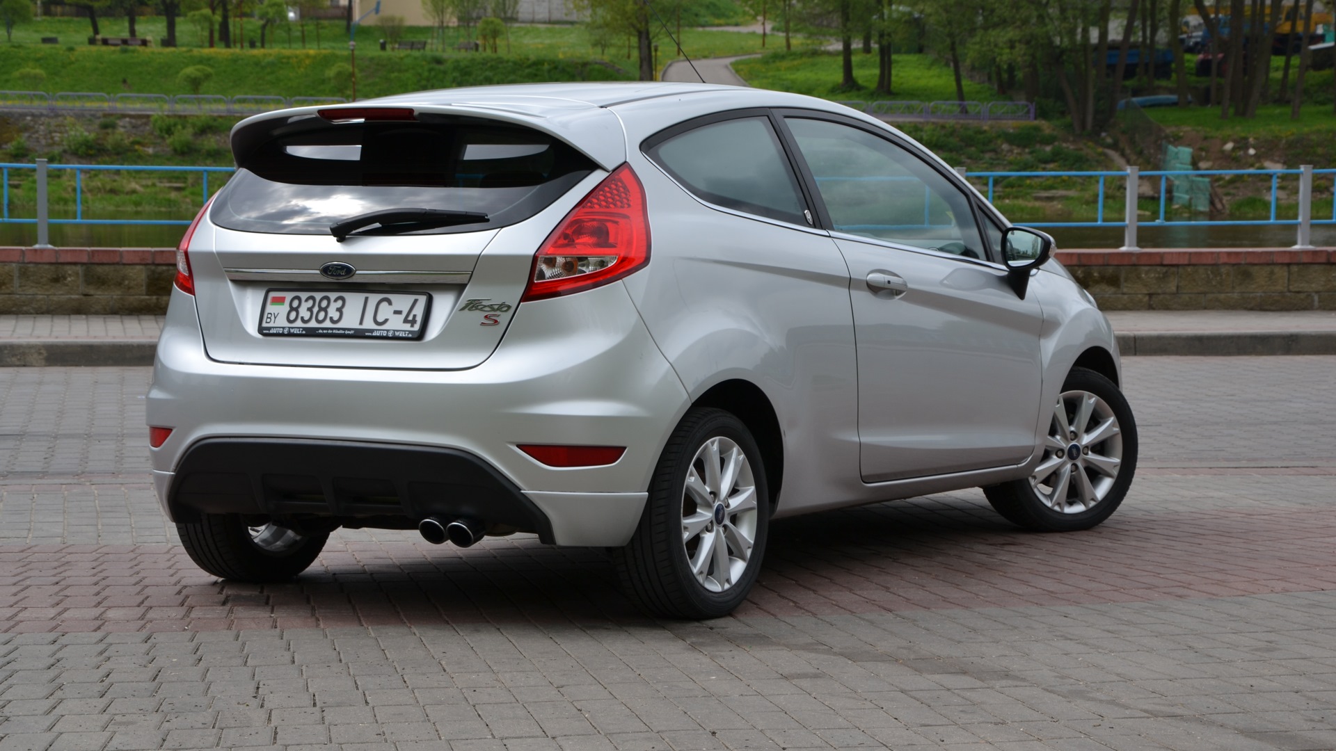 Ford Fiesta (Mk VI) 1.2 бензиновый 2009 | ghia 1.25 на DRIVE2