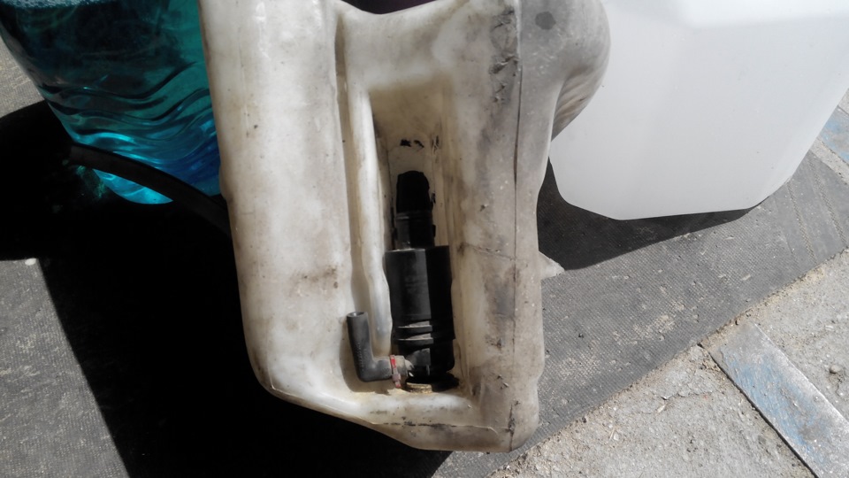 1J0955681 Насосик омывателя VAG | Запчасти на DRIVE2