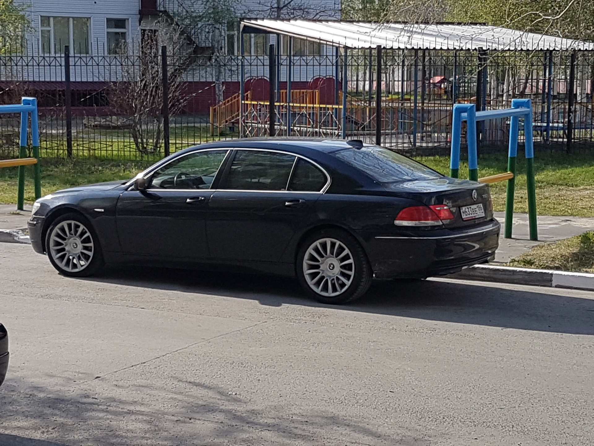 Кто знает, почему зад высокий?)) — BMW 7 series (E65/E66), 4,8 л, 2005 года | наблюдение | DRIVE2