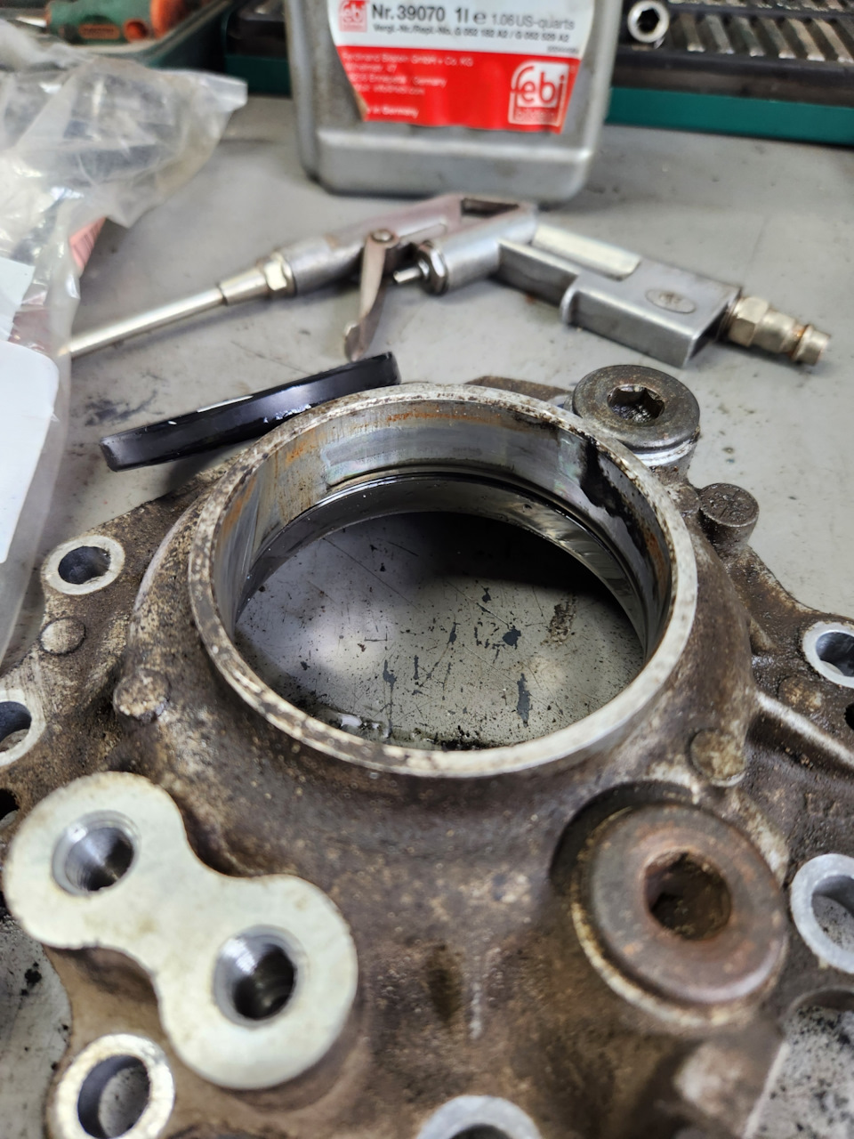 Замена сальников углового редуктора — Nissan X-Trail III (t32), 2,5 л ...