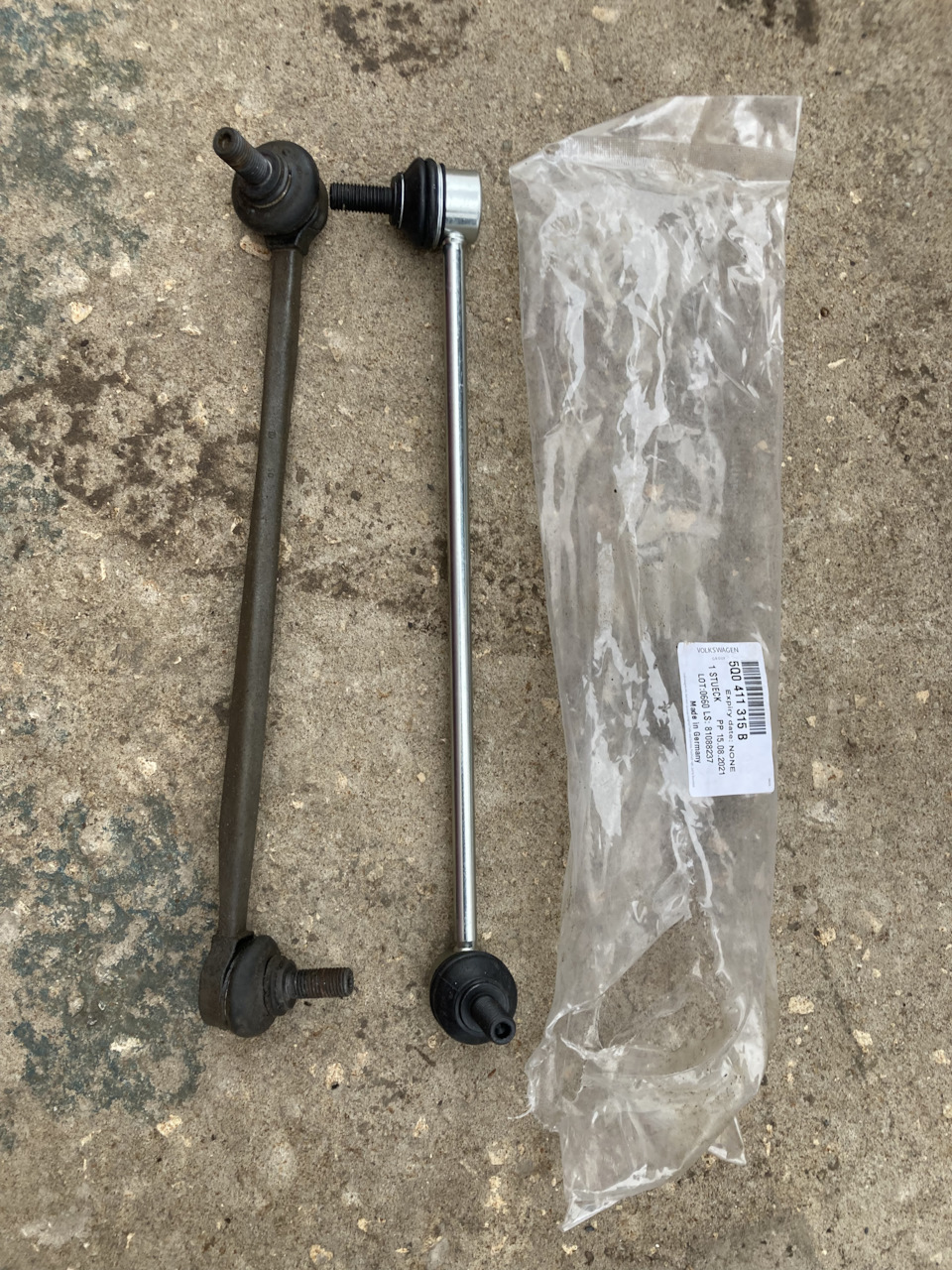 5Q0411315B Стойка переднего стабилизатора VAG | Запчасти на DRIVE2