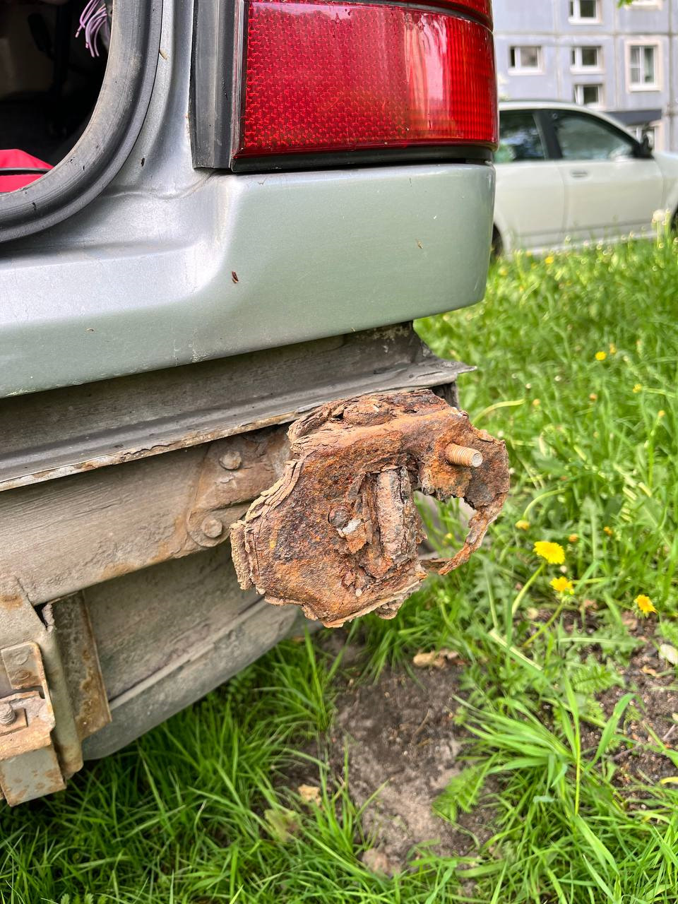 Кронштейн, цепляющийся за жизнь до конца — BMW 5 series (E34), 2,5 л ...