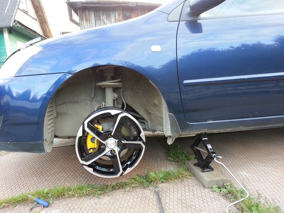 Прикупила диски на зиму — Toyota Corolla (120), 1,4 л, 2006 года ...