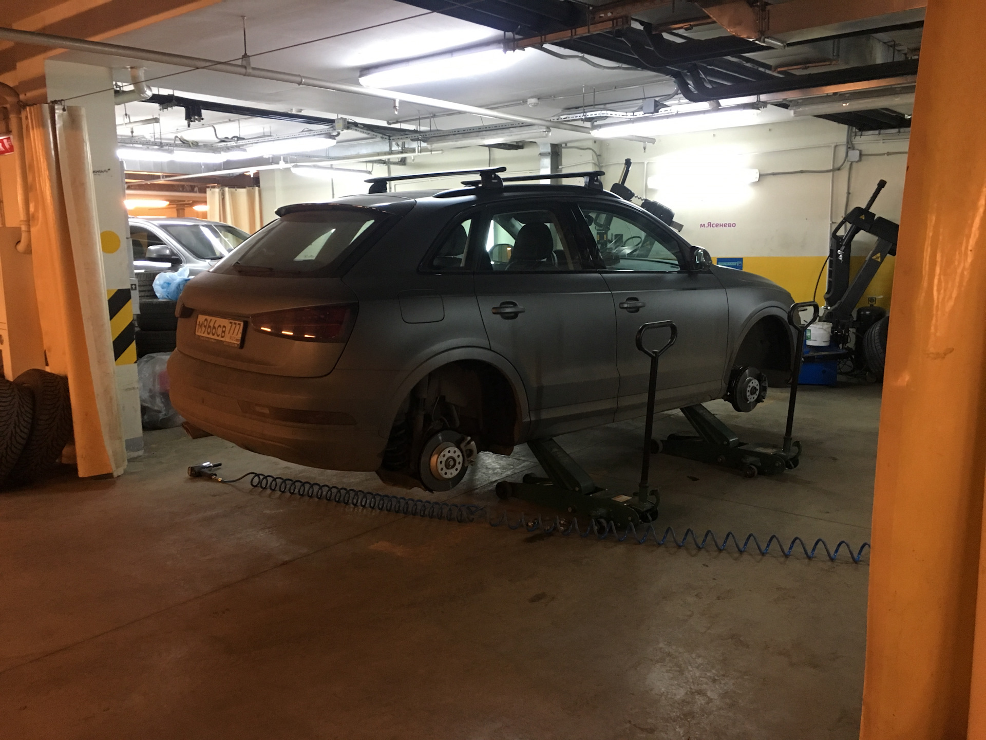 VMR V713 Matt Black + Yokohama Advan V105s — Audi Q3 (1G), 2 л, 2016 года | колёсные диски | DRIVE2