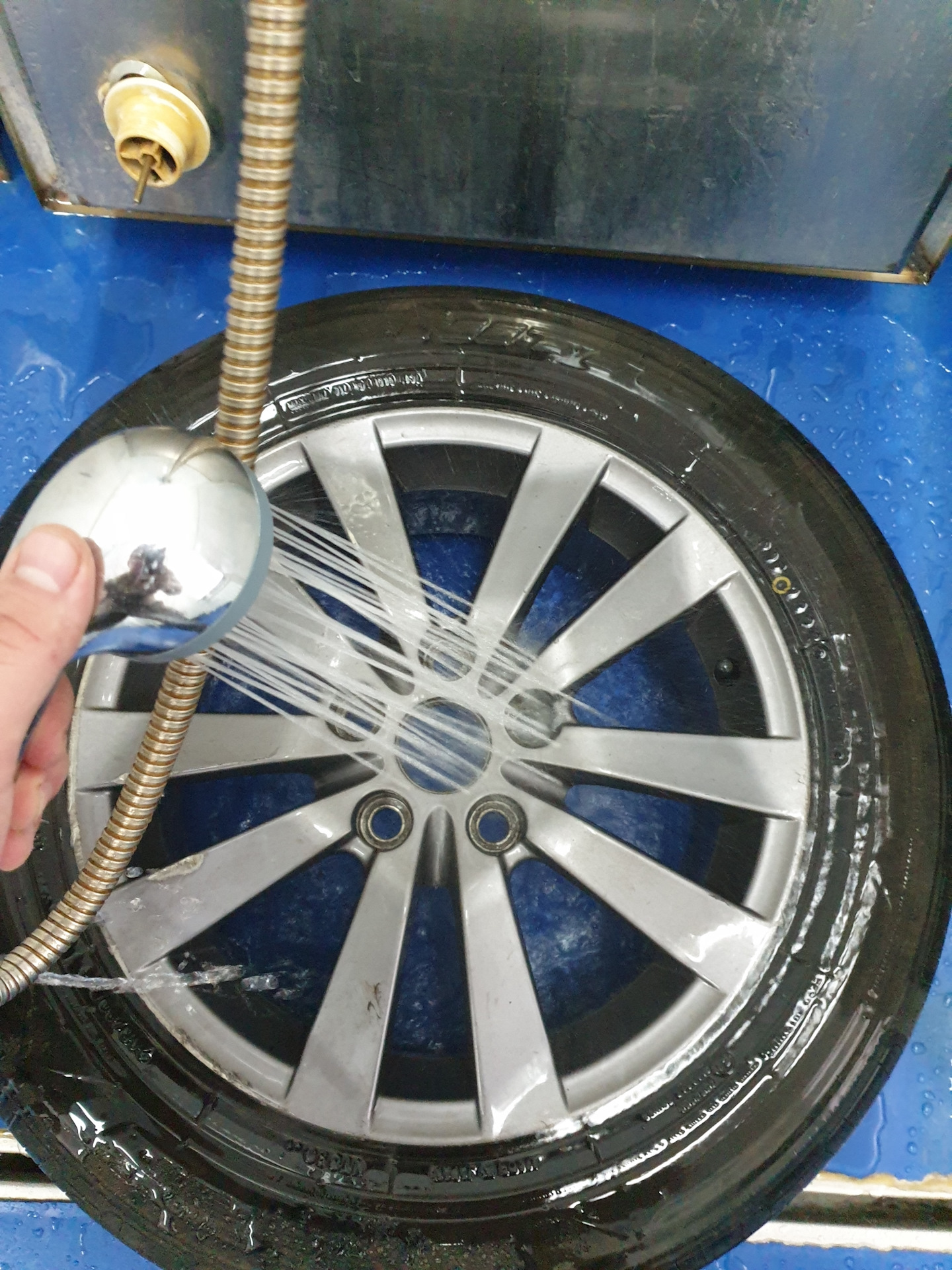 Mercedes-Benz E-Class (W124) 4.2 бензиновый 1992 | V8 AMG HAMMER на DRIVE2