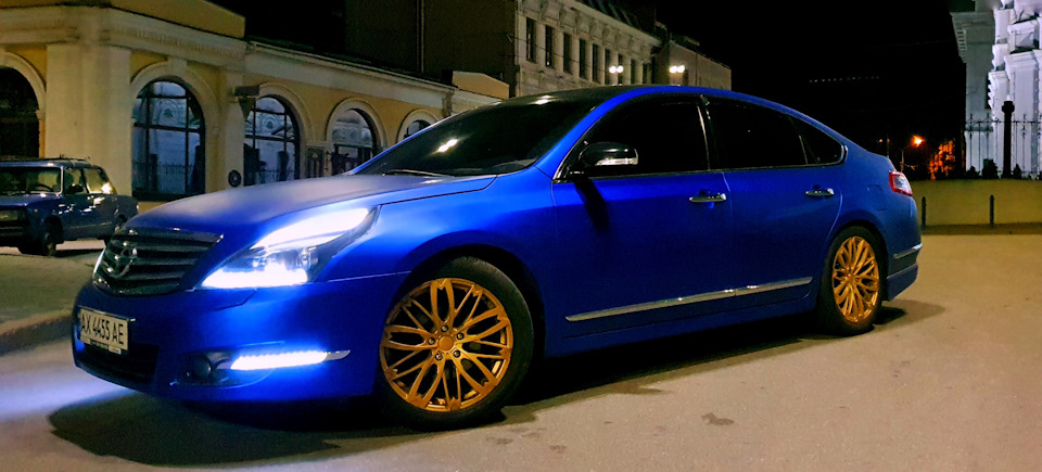 Сменил цвет Matte Frozen Grey Arlon на Blue Matte Chrome TechWrap — DRIVE2