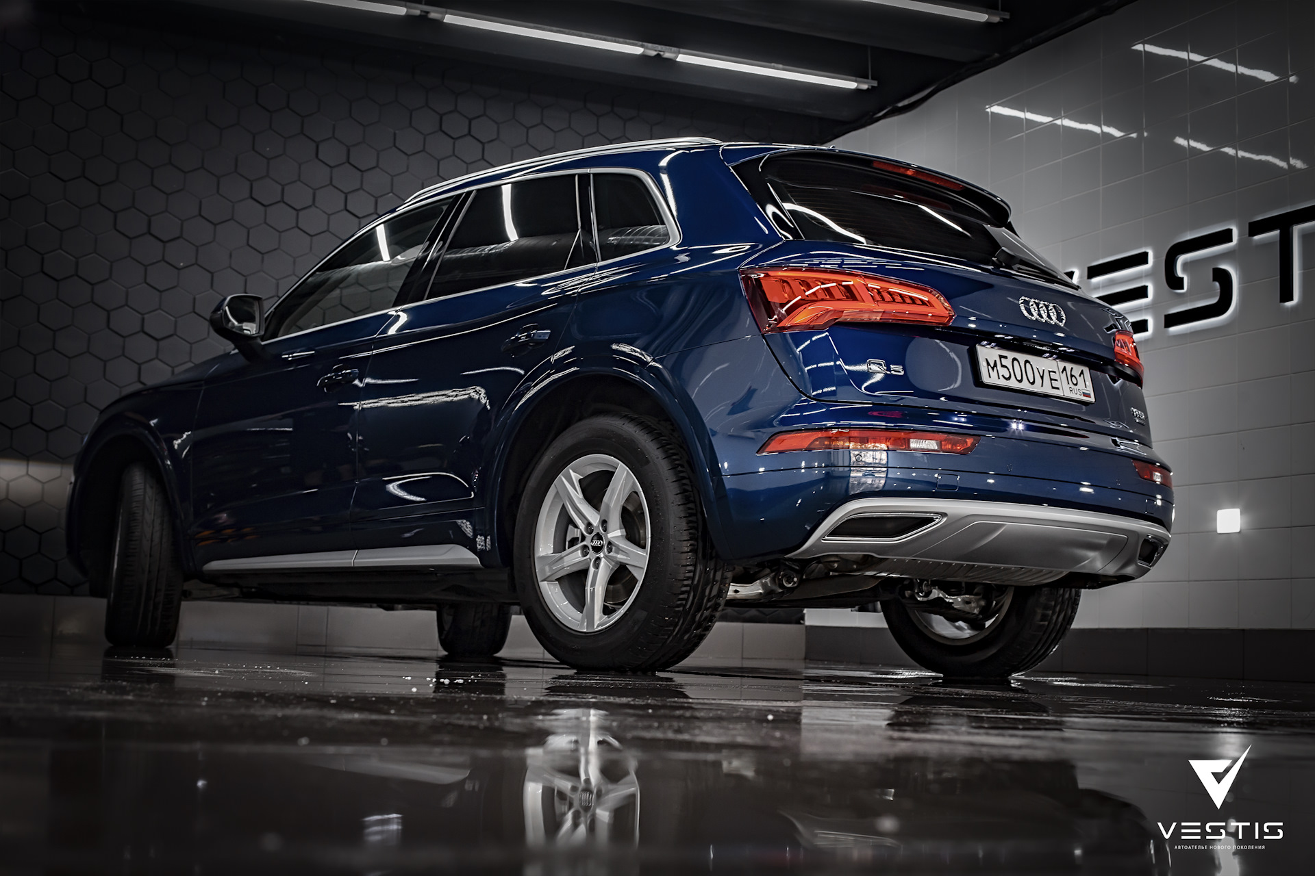 Замена плёнки на капоте. Красивые фото в подарок! — Audi Q5 (2G), 2 л, 2018 года | стайлинг | DRIVE2