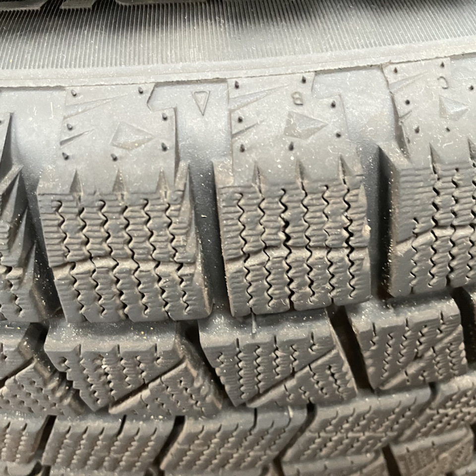 Шины зимние нешипованные 195/65 R15, литые диски Корея 6Jx15 ET46 5x100 ...