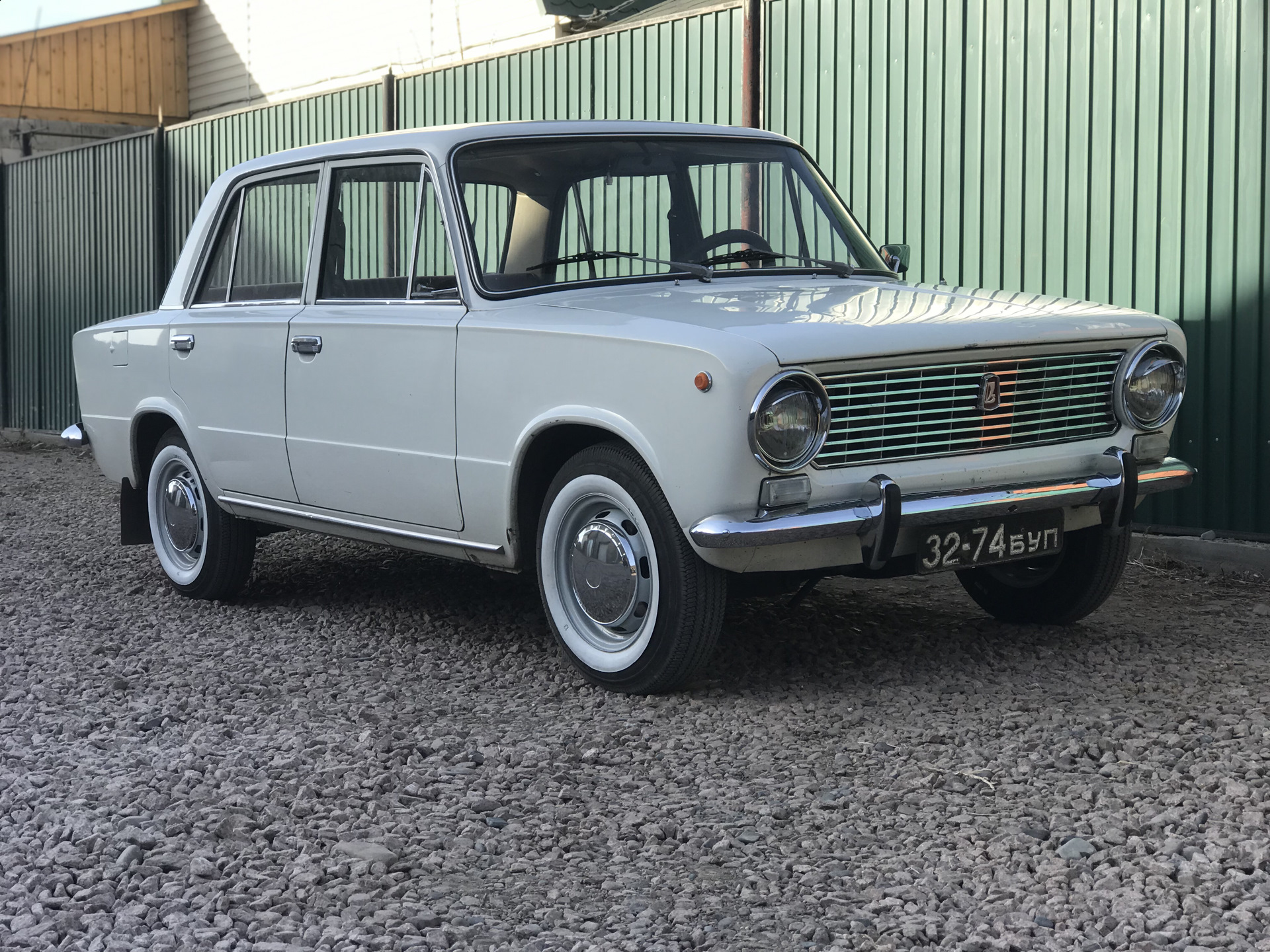 Новые лабутены — Lada 2101, 1,2 л, 1978 года | колёсные диски | DRIVE2