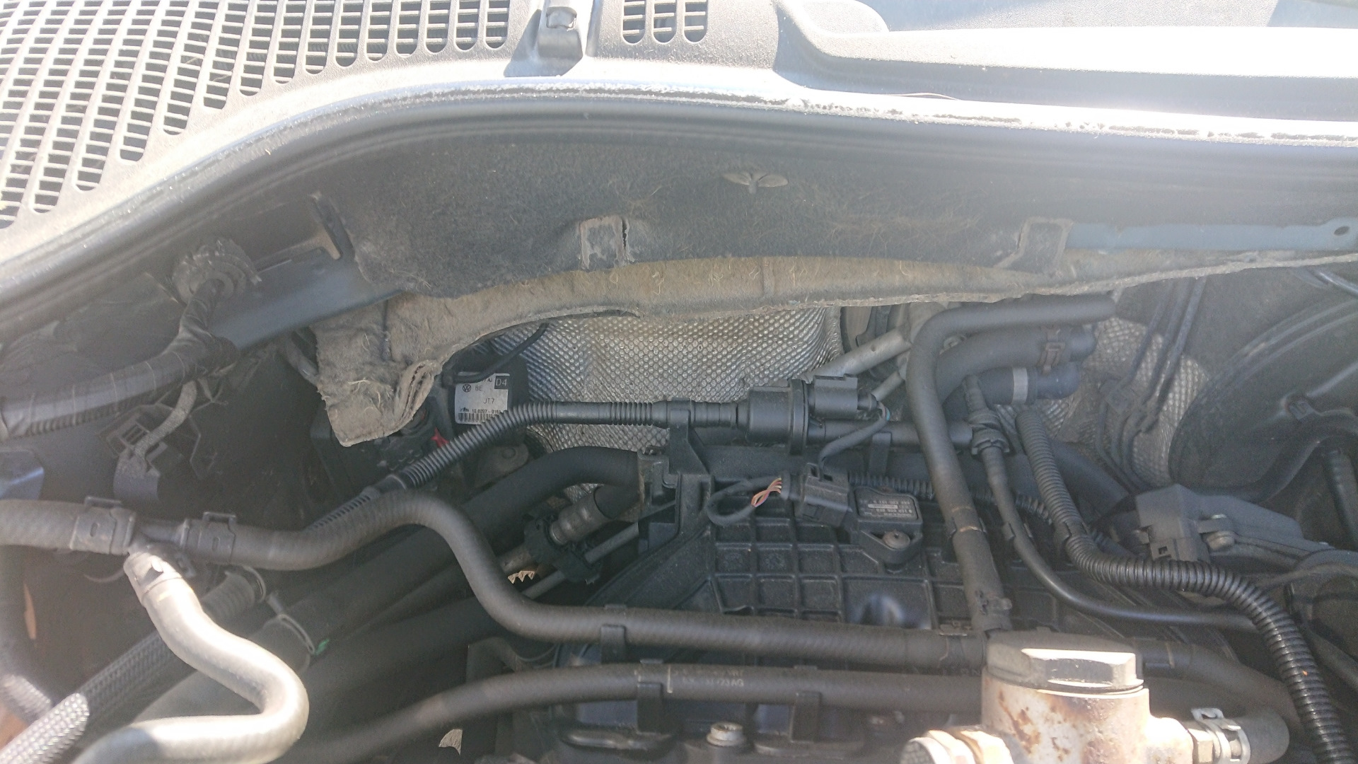 Ищу артикул крепления шумоизоляции водоотводного короба — Skoda Octavia ...