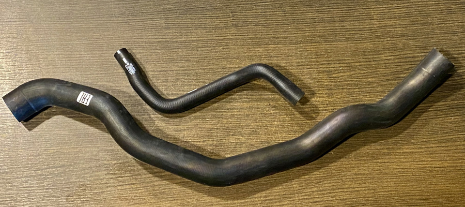 30680923 патрубок системы охлаждения Volvo | Запчасти на DRIVE2