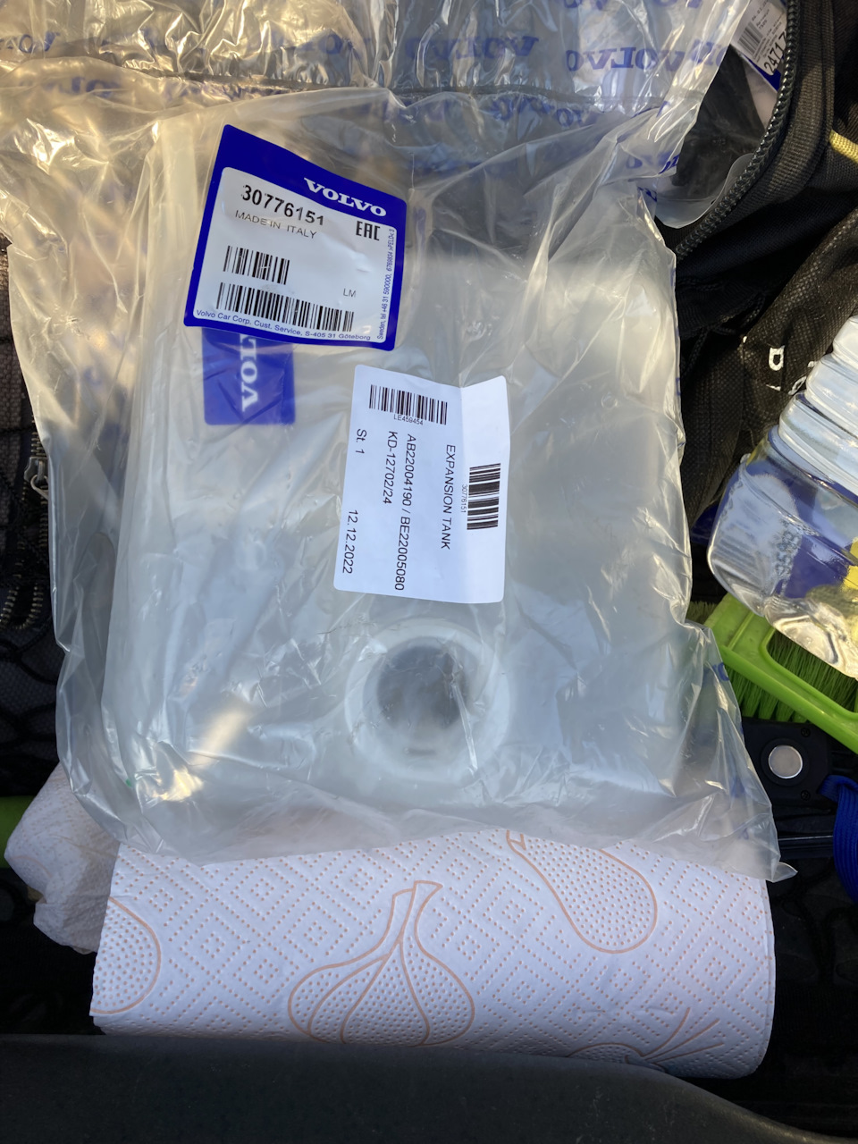 Очередной бачок ОЖ — Volvo C30, 2,4 л, 2007 года | своими руками | DRIVE2